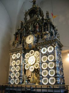 18 Incredible Astronomical Clocks From All The World - RankRed