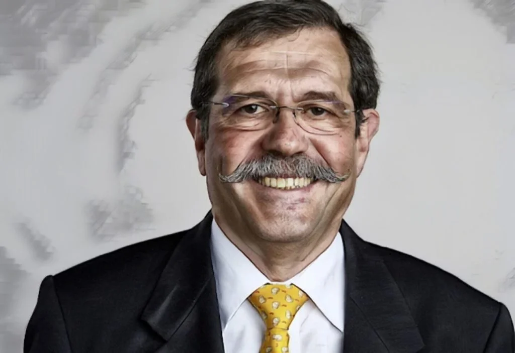 15 Famous Physicists Alive Today And Their Contribution [2025] - RankRed