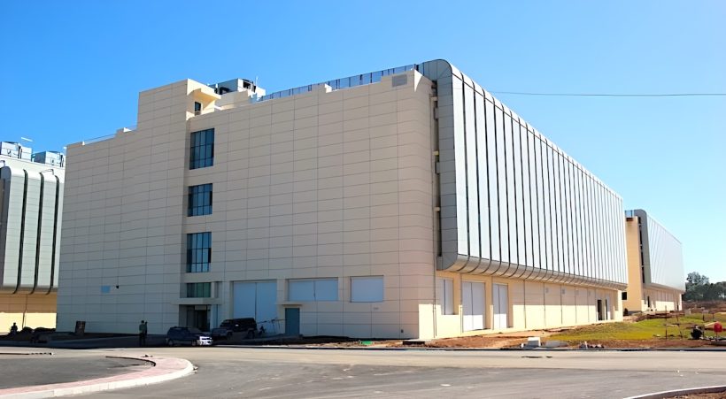 13 Largest Data Centers In The World In 2025 [By Size] - RankRed