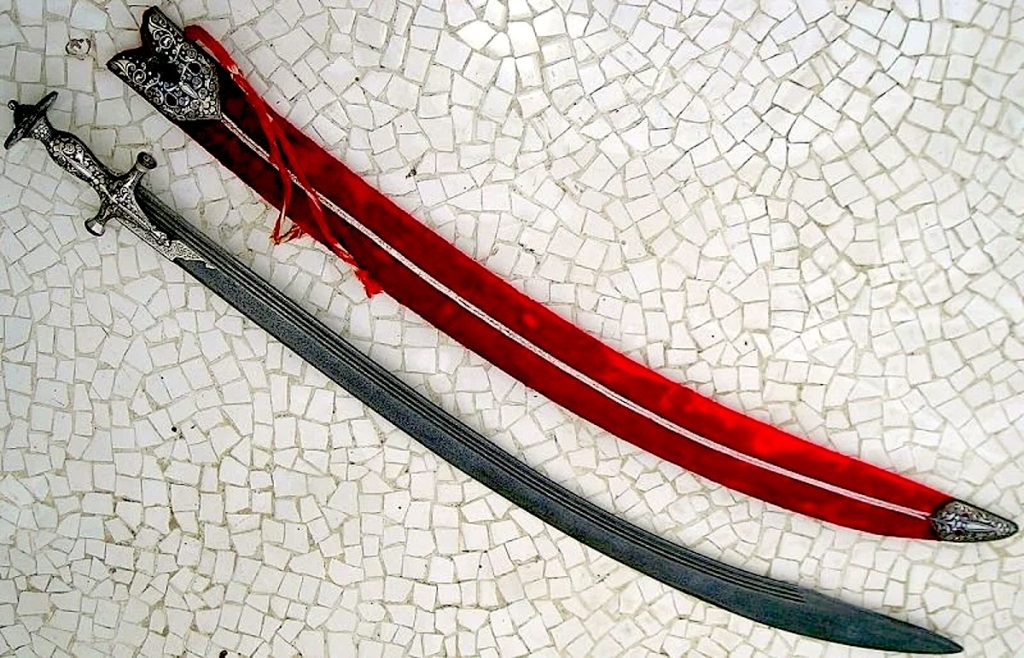 11 Different Types Of Swords [Based On Shape & Size] - RankRed