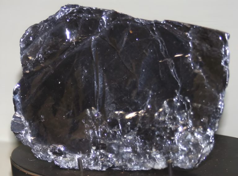 15 Most Dense Materials on Earth | Volumetric Mass Density - RankRed