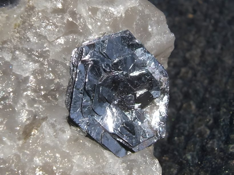 15 Most Dense Materials on Earth | Volumetric Mass Density - RankRed